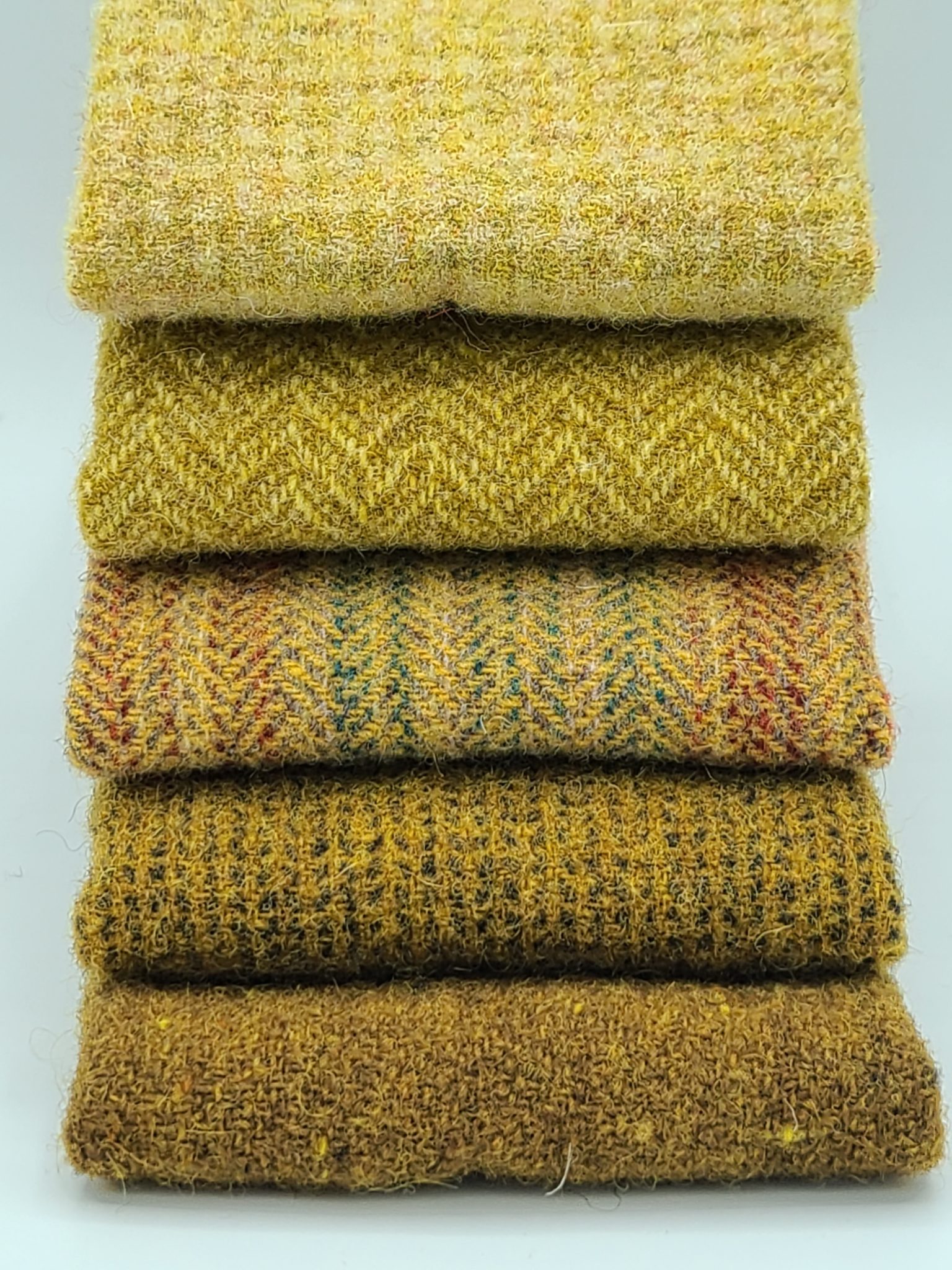 Wool Bundle Gold - The Woolen Needle