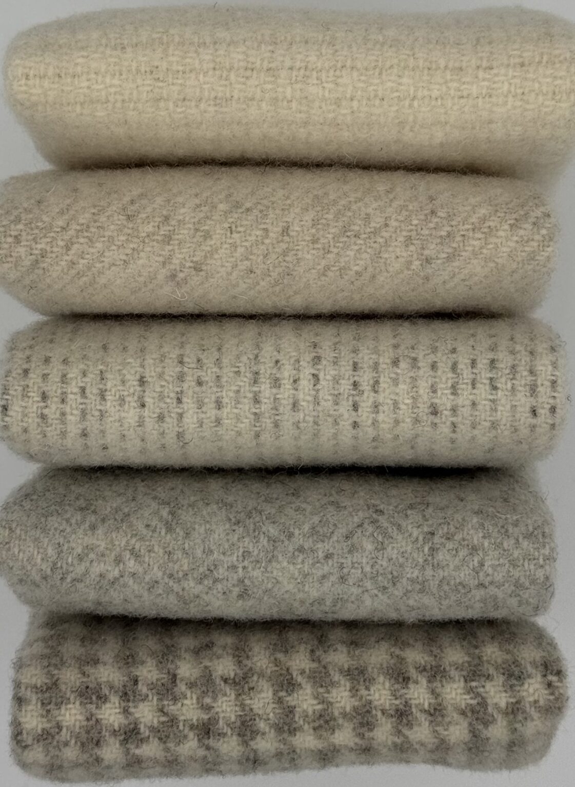 Wool Bundles - The Woolen Needle