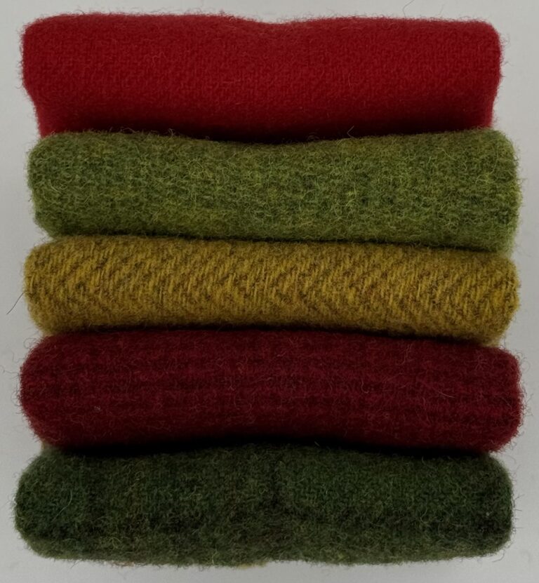 Wool Bundle Christmas - The Woolen Needle