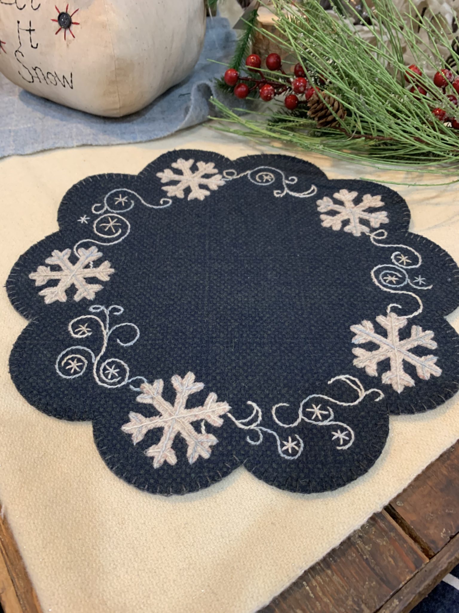 Snowflakes Sample - The Woolen Needle