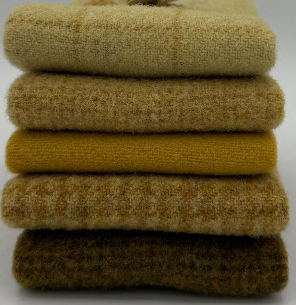 Wool Bundle Gold - The Woolen Needle