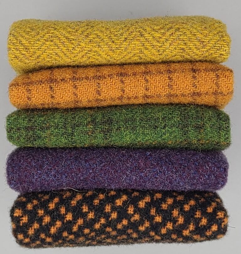 Wool Bundles - The Woolen Needle