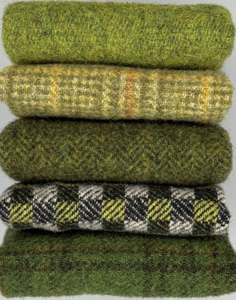 Wool Bundles - The Woolen Needle