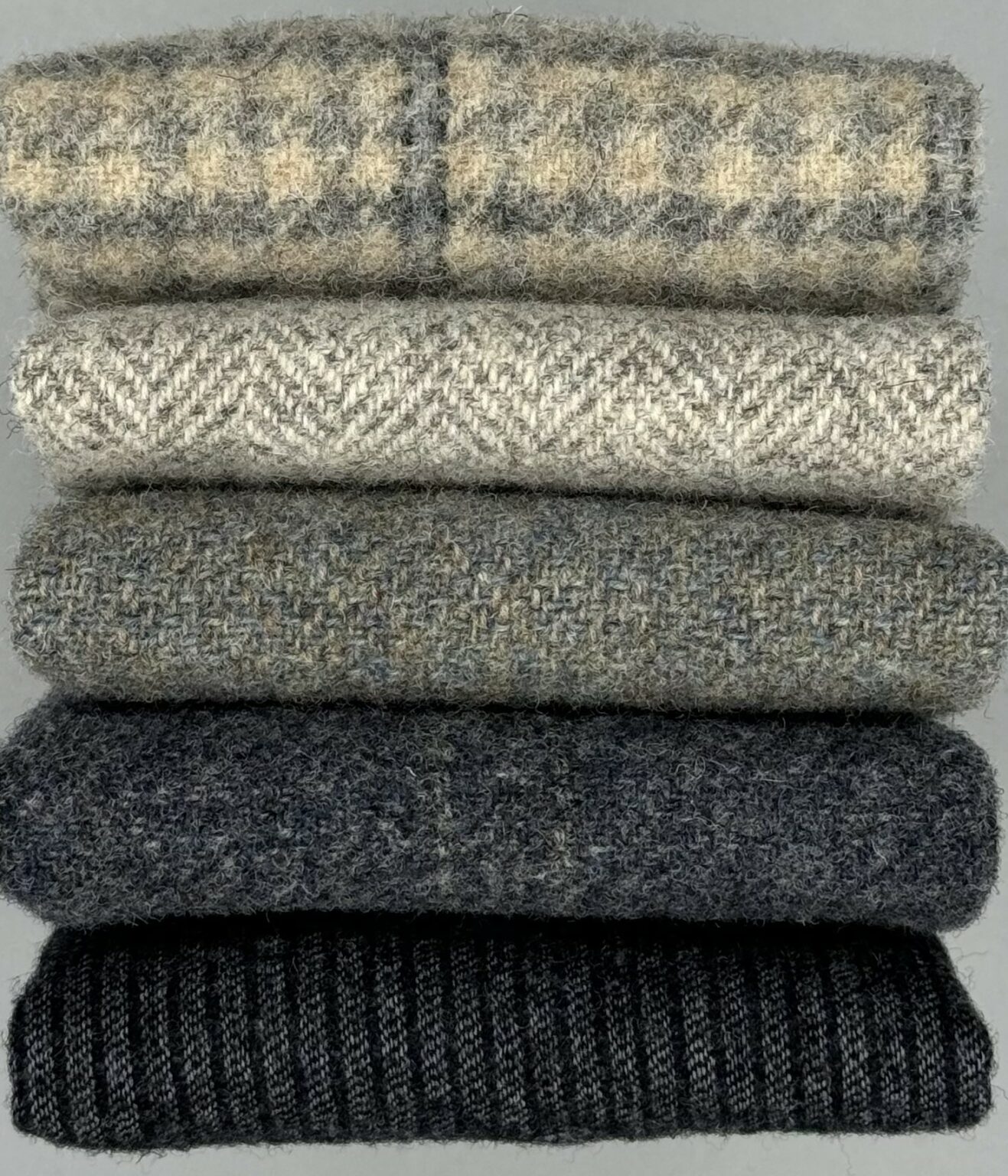 Wool Bundles - The Woolen Needle