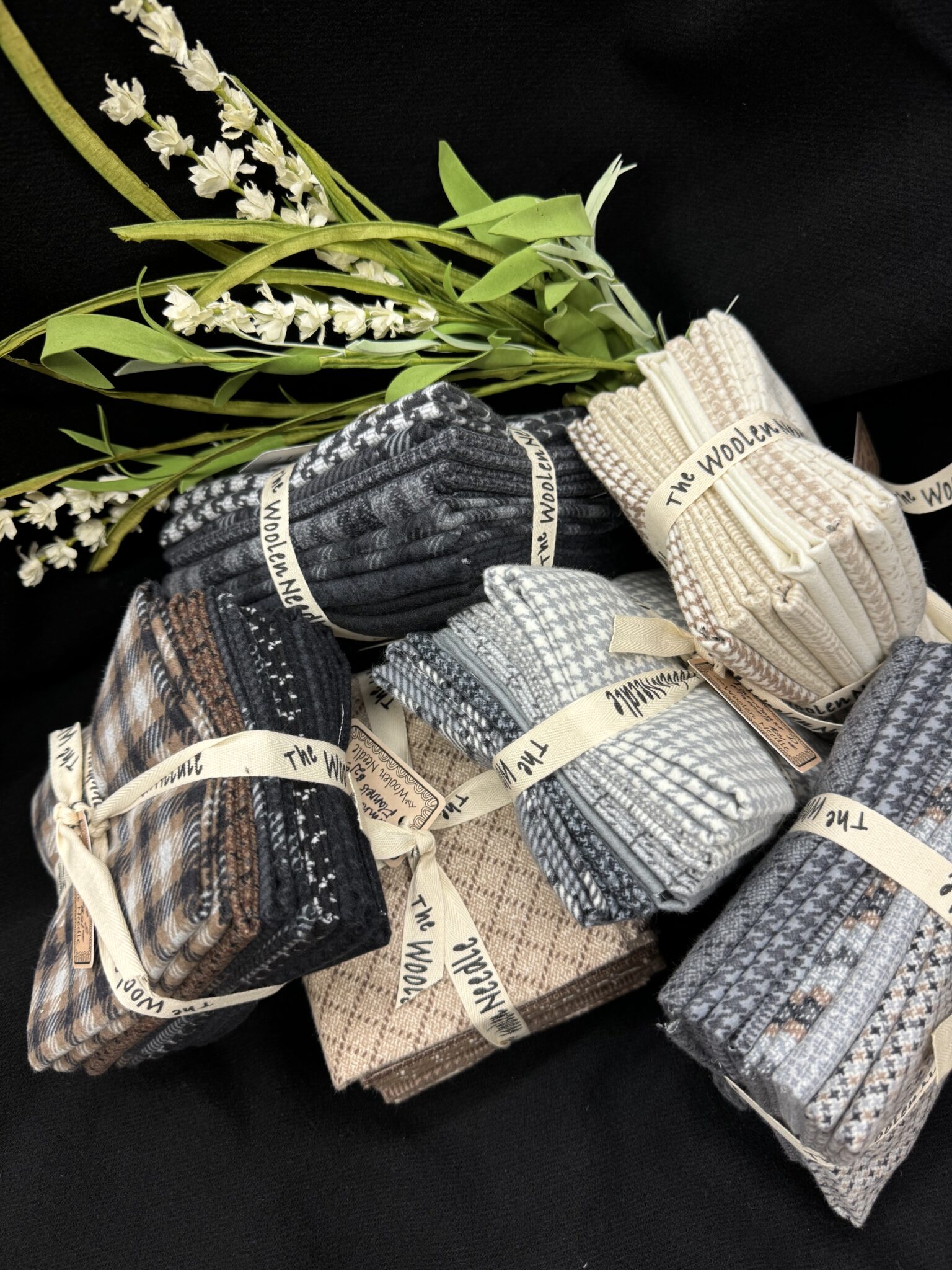 Farmhouse Flannels 37 piece Fat Quarter Bundle - The Woolen Needle