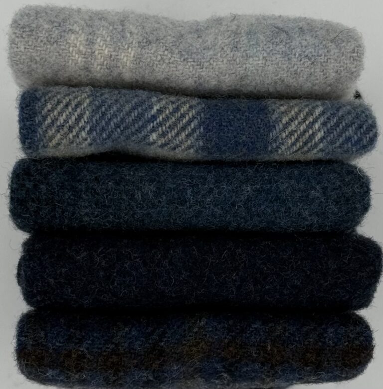 Wool Bundle Blue 2 - The Woolen Needle
