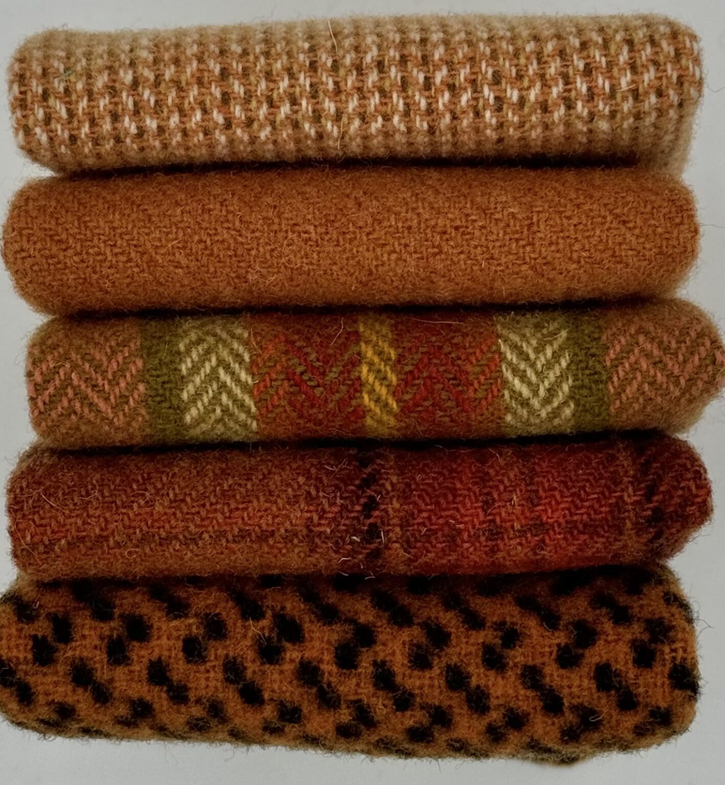 Wool Bundles - The Woolen Needle