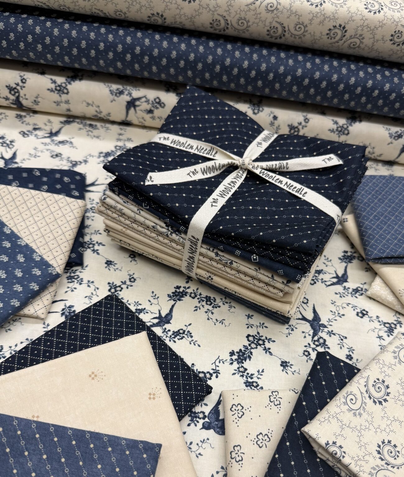 Bluebirds Nest Fat Quarter Bundle B - The Woolen Needle